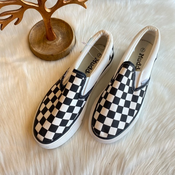 Converse | Shoes | Nwt Mudd Black And White Checker Sneakers Size 7 ...